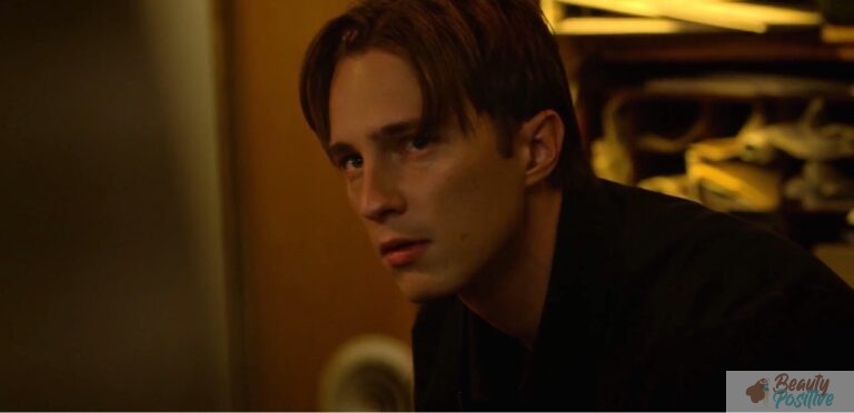 Why we obsess with Rafe Cameron from Outer banks: some reasons ...